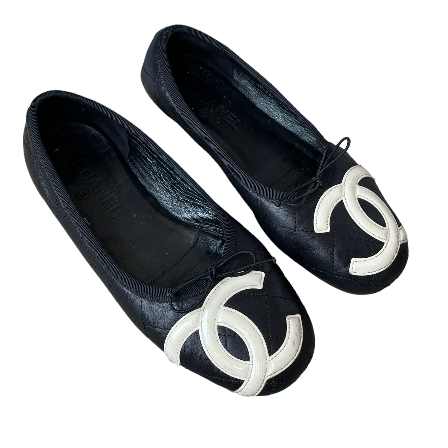 Chanel Logo Cambon Ballet Flats in Black / White UK 6 – Nitryl